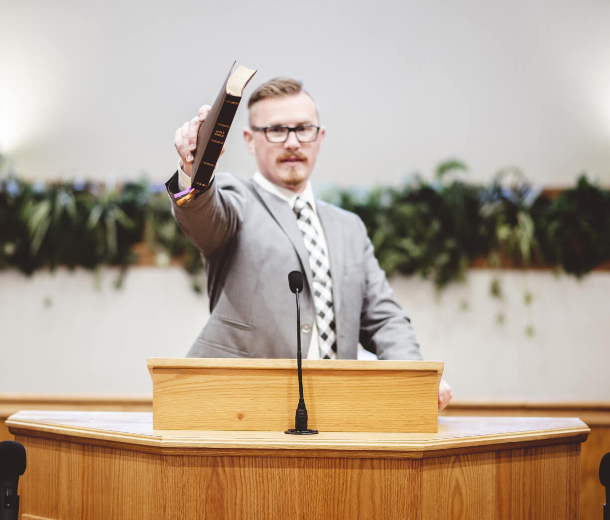 One Church, Ten Locations - Iglesia Faro De Luz
